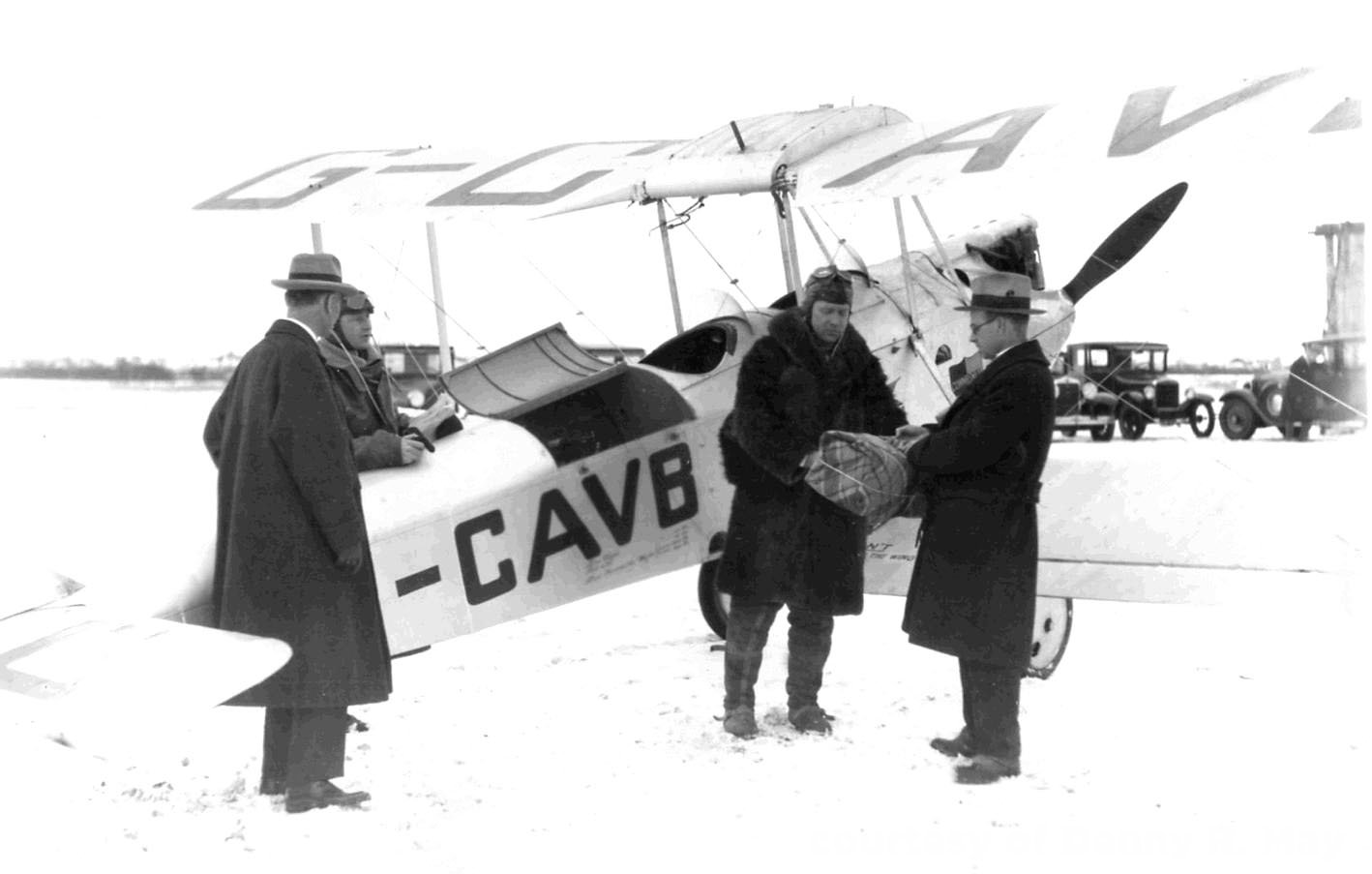 Rickety biplane transporting entire supply of Canada’s vaccines caught ...
