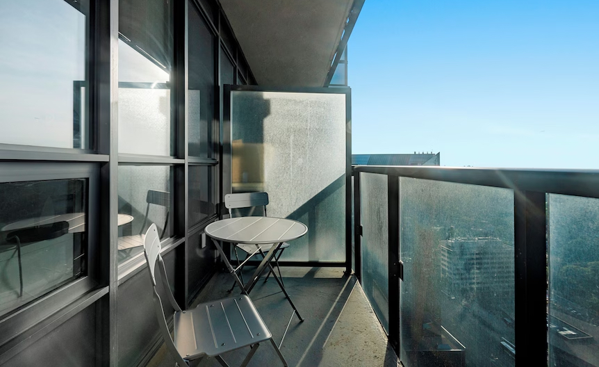 North York condo penthouse boasts dazzling views of absolutely nothing ...